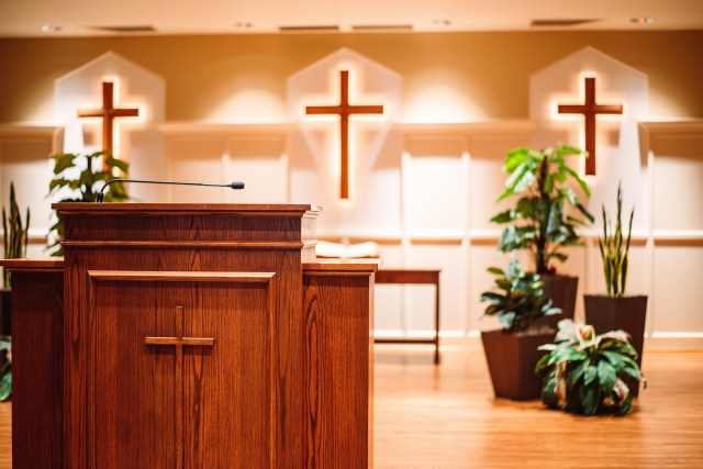 My 8 Favorite Books on Preaching – Regular Pastor